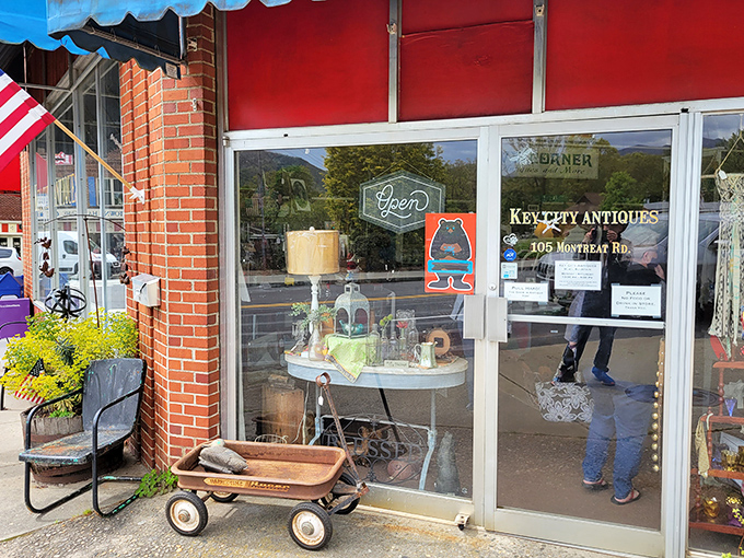 Key City Antiques: Cozy displays showcase carefully curated finds that capture the authentic spirit of Appalachian collecting culture and craftsmanship.