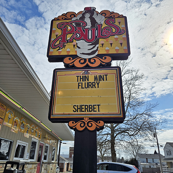 That vintage Paul's sign announcing "Thin Mint Flurry" is basically a permission slip to indulge. Doctor's orders!