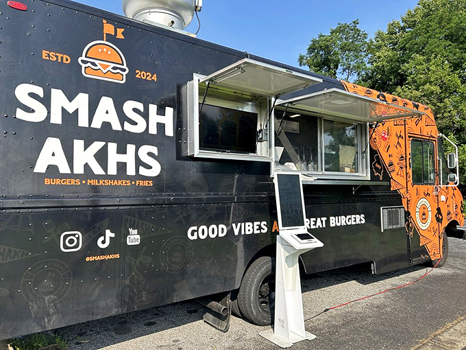 This mobile burger joint looks like it could be the superhero of lunch breaks. The ordering window is your portal to smashed patty perfection.