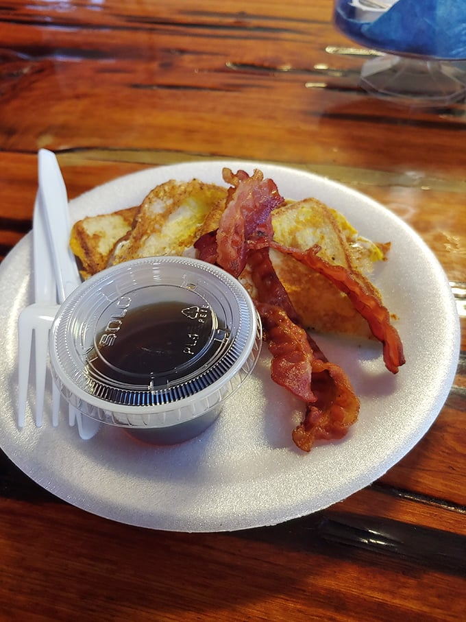 French toast and bacon: the breakfast equivalent of Astaire and Rogers, dancing together in perfect harmony on a plate that screams "Good morning, indeed!"