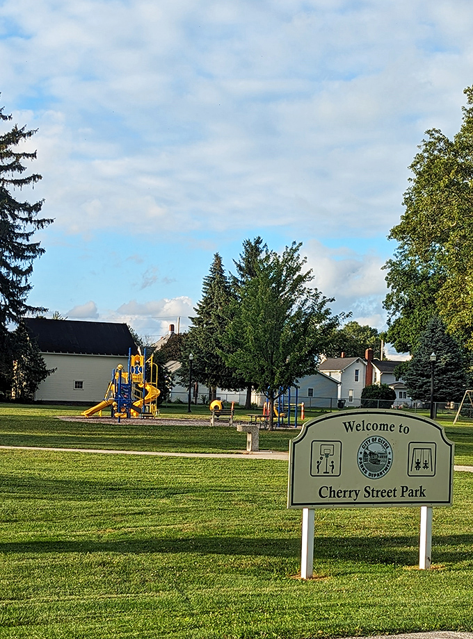 Cherry Street Park delivers neighborhood recreation without big-city crowds&mdash;a place where grandkids can play while you enjoy the simple luxury of sitting in the shade.
