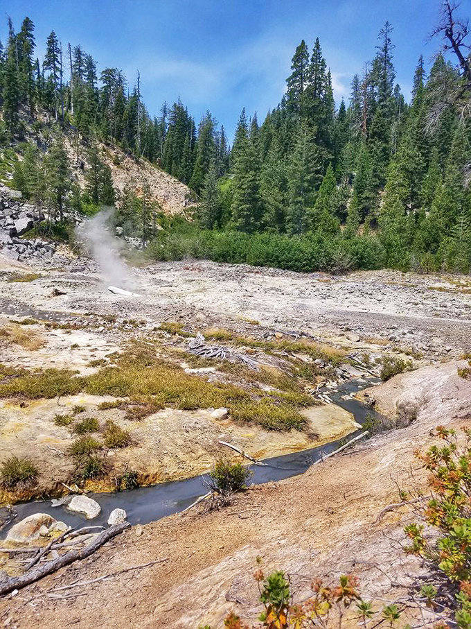 Devil's Kitchen Trail offers wilderness without the crowds. It's like Yosemite, if Yosemite only invited a few dozen friends over.