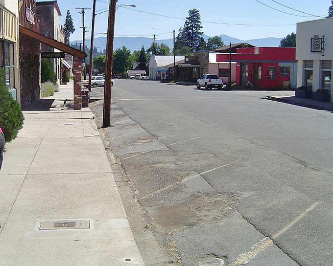 Main Street stretches toward infinity, or at least to the edge of town. The kind of place where parking is still blissfully uncomplicated.