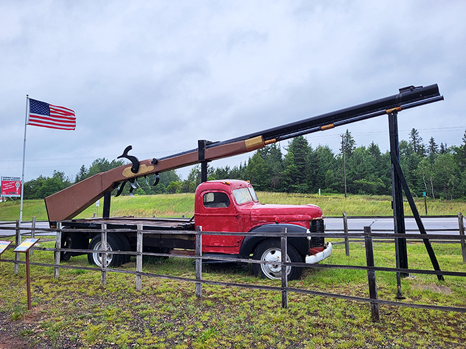 Big Ernie, the world's largest working rifle, makes you wonder what kind of deer they're hunting up here. Godzilla, perhaps?