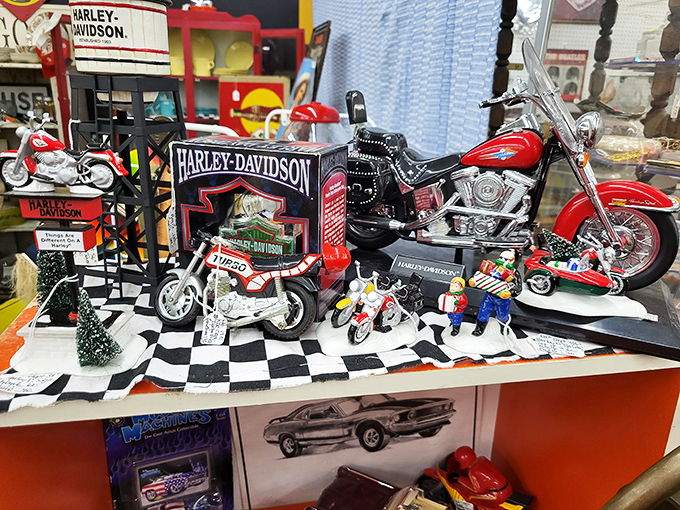 Miniature road warriors! This Harley-Davidson collection would make Peter Fonda grin, capturing America's love affair with the open road in palm-sized perfection.