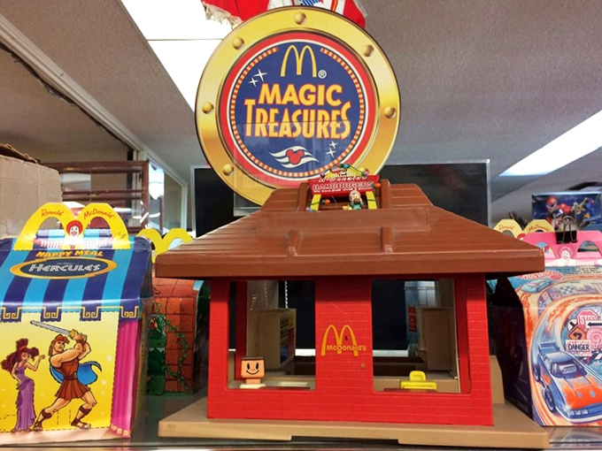Remember when McDonald's playsets were the ultimate Christmas gift? This miniature masterpiece certainly does. 