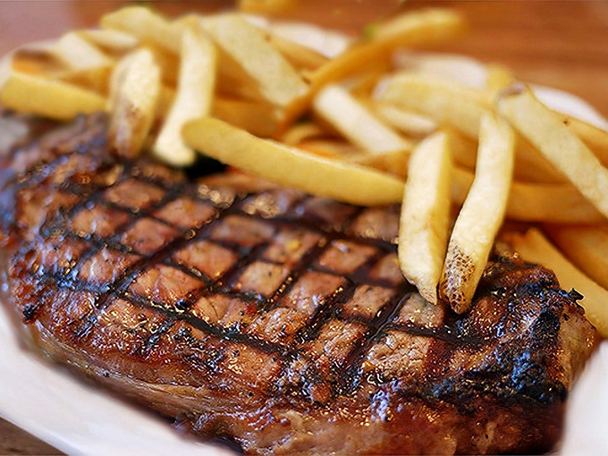 Grill marks that deserve their own Instagram account. This NY Strip has the kind of sear that professional chefs dream about at night.