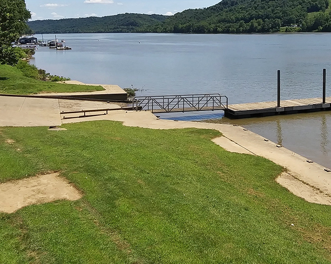 The Ohio River provides more than just scenic views&mdash;it's the perfect backdrop for a peaceful moment of reflection and perhaps a picnic worth writing home about. 