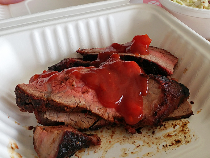 Tri-tip sliced to perfection &ndash; pink in the middle, smoky crust on the outside. This is what barbecue dreams are made of.