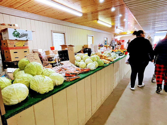 Farm-fresh cabbage that would make your grandmother's coleslaw legendary. These green globes didn't travel across the country&mdash;just across the county.