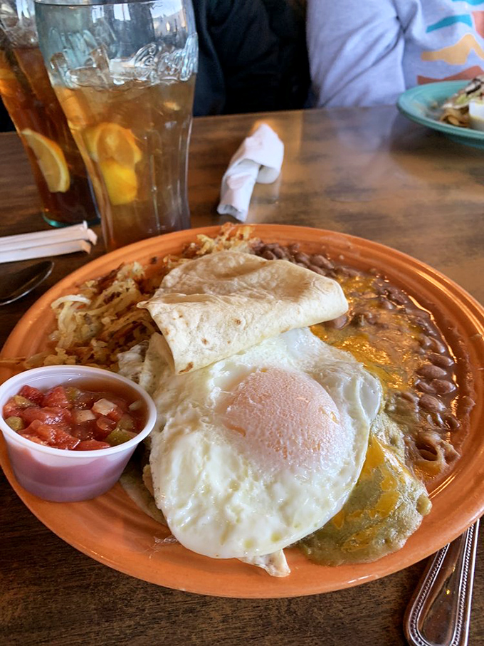 When breakfast looks this magnificent, you understand why mornings were invented &ndash; pure southwestern comfort on ceramics.