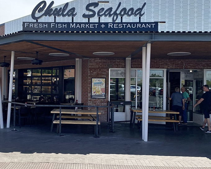 Chula Seafood's modern simplicity speaks volumes. Clean lines, brick accents, and outdoor seating&mdash;the perfect stage for ocean-fresh stars.