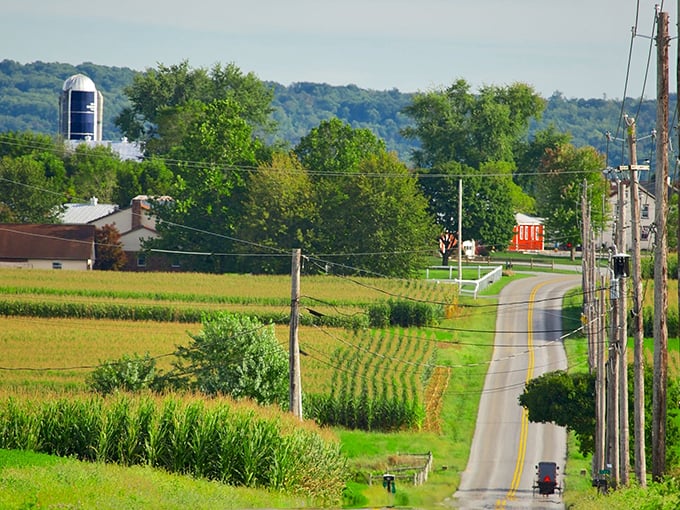 Small-town America at its finest! Gordonville's main street invites you to slow down and stay awhile.