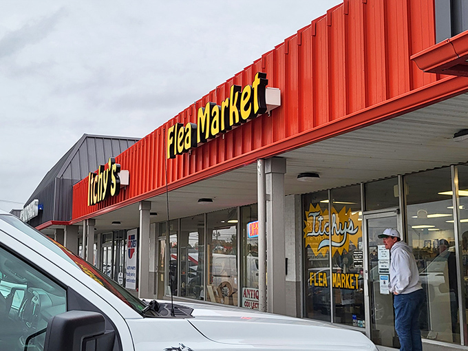 Itchy's red storefront beckons like a beacon to anyone who believes that one person's junk is another's jackpot.