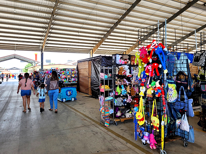 A feast for the eyes and the stomach! Traders Village's vibrant stalls offer everything from fresh produce to festive decorations.