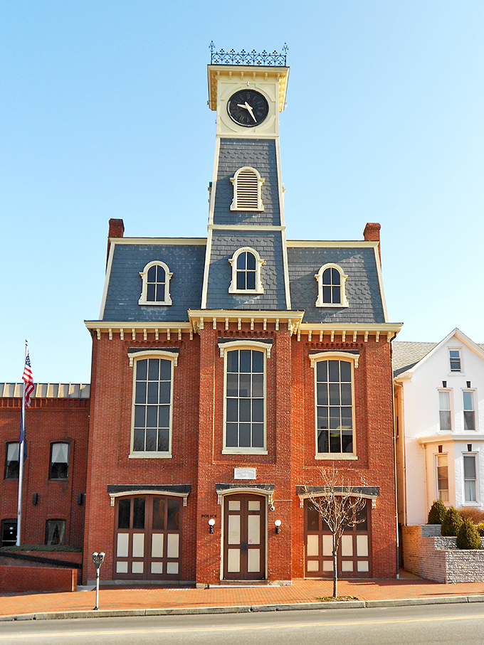 That grand old post office in Waynesboro reminds us of when public buildings were built to inspire, not just to function.