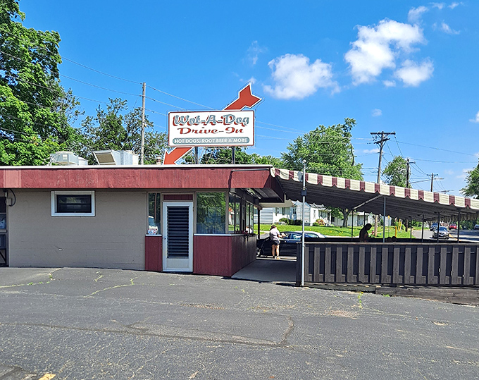 Wot-A-Dog's classic roadside profile is the architectural equivalent of comfort food&mdash;familiar, welcoming, and always satisfying.