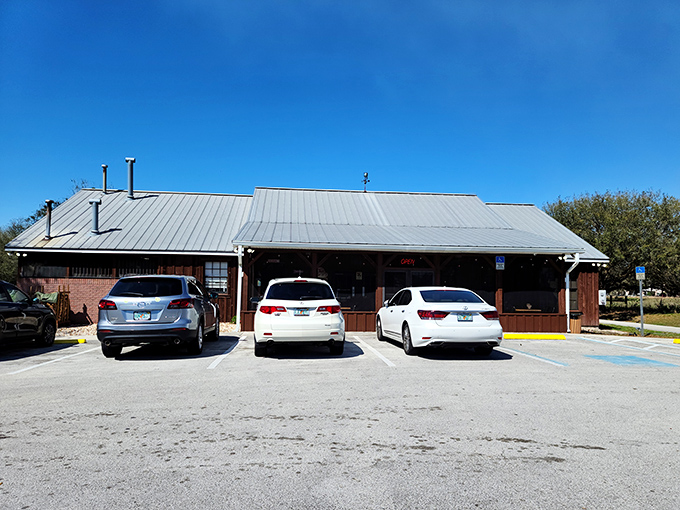 Simple, straightforward, and surprisingly spectacular. This no-frills spot keeps the focus where it belongs: on perfectly prepared fish.