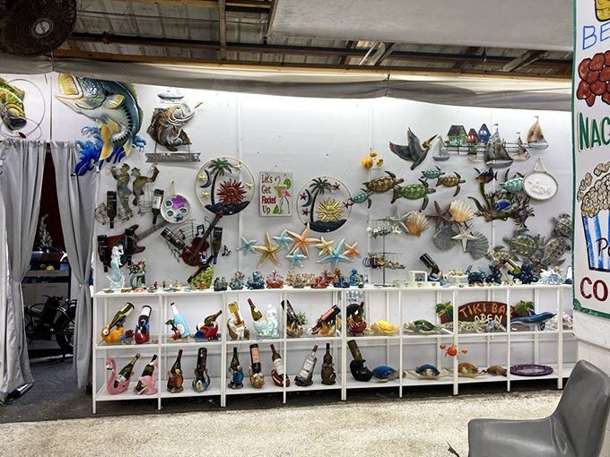 Covered shopping paradise! Daytona's spacious indoor market offers a welcome respite from Florida's famous sunshine while the treasure hunting continues uninterrupted.