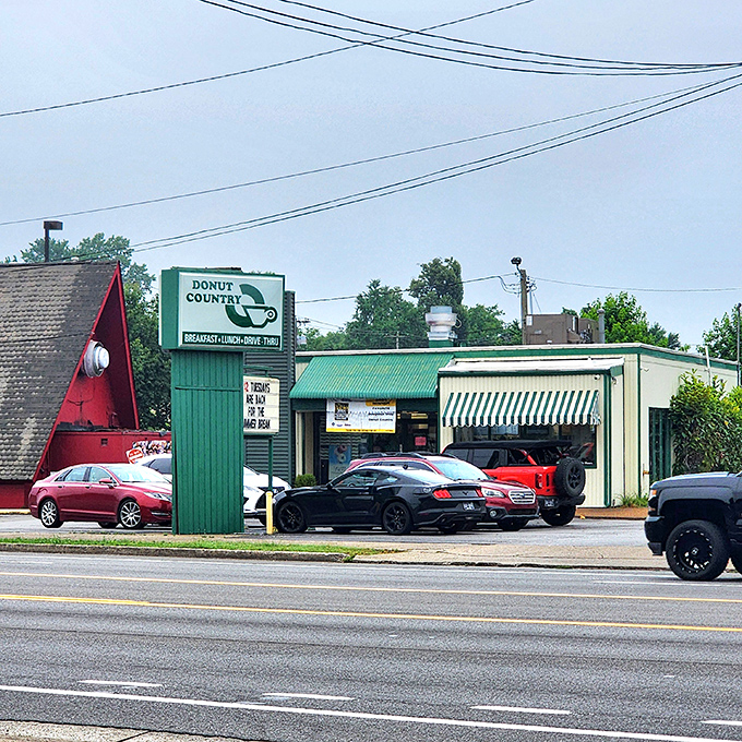 The green-trimmed landmark that Murfreesboro residents set their watches by. "Meet you at Donut Country" is practically the town motto.