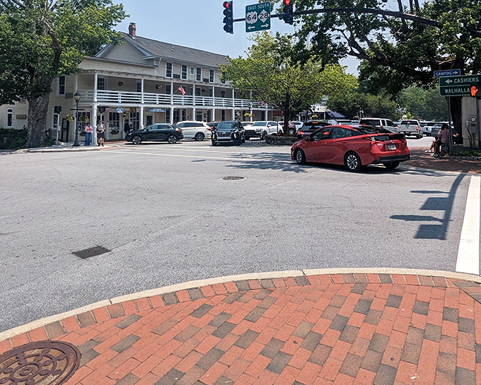 The streets of Highlands offer small-town dining with big-city flavor. Outdoor seating here beats any fancy restaurant with a dress code!