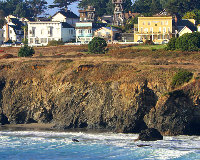 Coastal meadows and historic charm create a Northern California retreat that time forgot beautifully. 