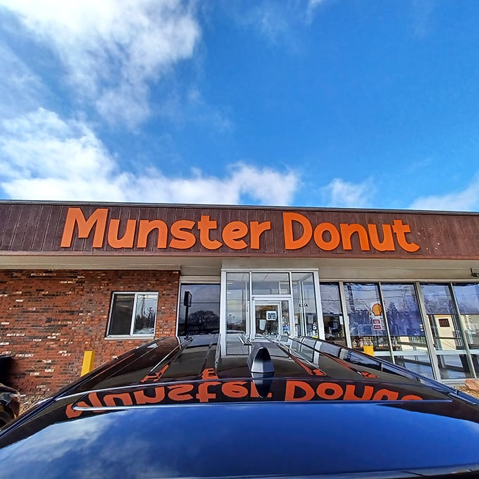 The reflection says it all&mdash;Munster Donut creates the kind of treats worth seeing double.