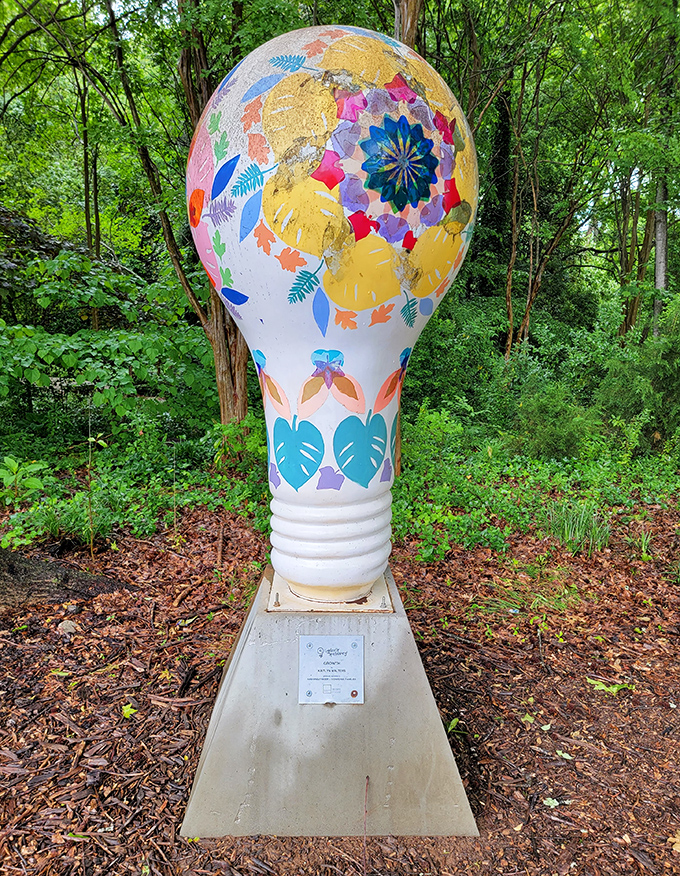 Art meets nature in this whimsical light bulb sculpture. Who says brilliant ideas can't grow on trees? This one literally does!