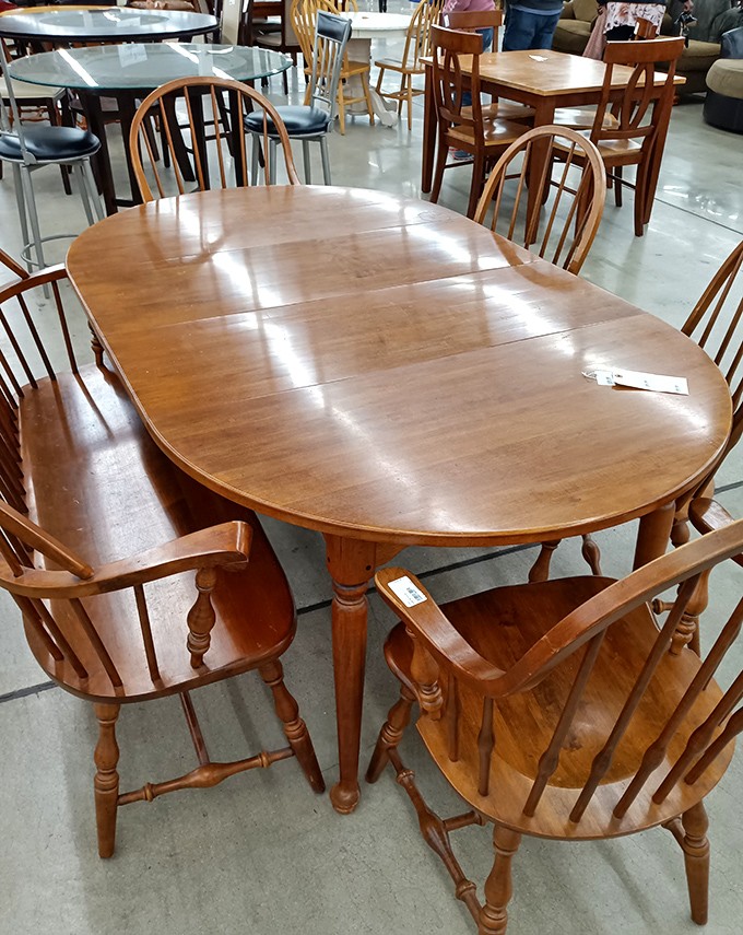 This isn't just a dining set; it's a conversation circle from 1987 waiting for your family's next heated holiday debate.