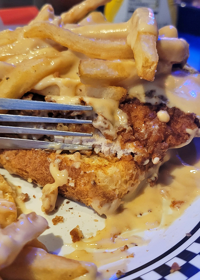 Springfield's famous horseshoe sandwich &ndash; where Texas toast meets meat meets fries meets cheese sauce in a collision of comfort food that defies gravity and good sense.