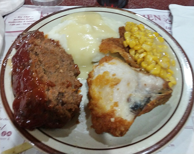 The holy trinity of heartland cuisine: meatloaf, fried chicken, and mashed potatoes. Grandmothers everywhere are nodding in approval.