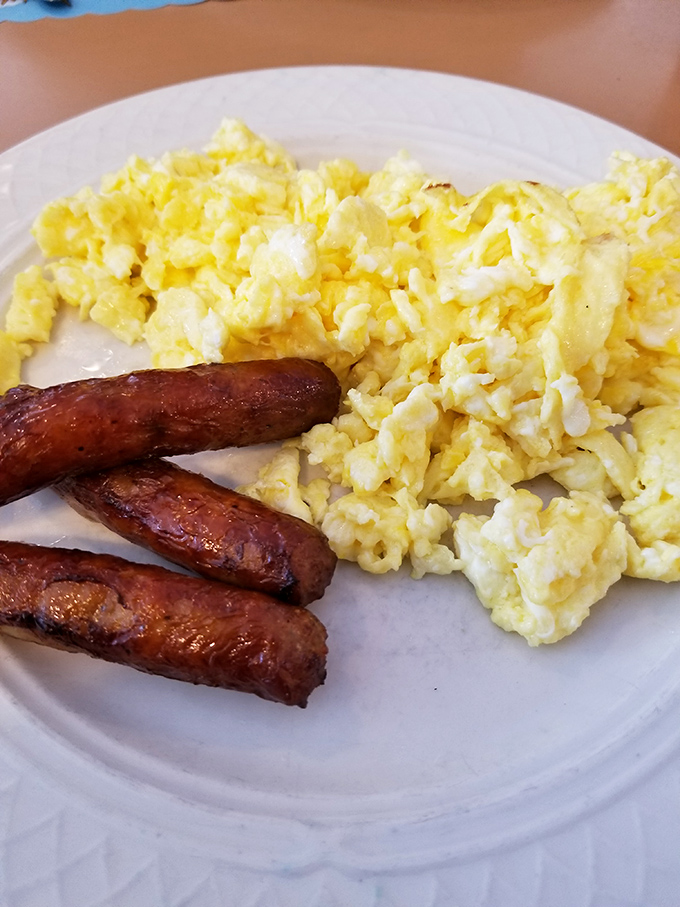 Scrambled eggs that actually taste like eggs&mdash;fluffy, buttery clouds alongside sausage links that snap with each bite.