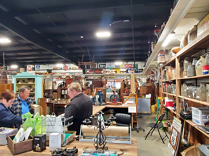 Where serious collectors and casual browsers unite. Every booth tells a different story through carefully curated collections of Americana.