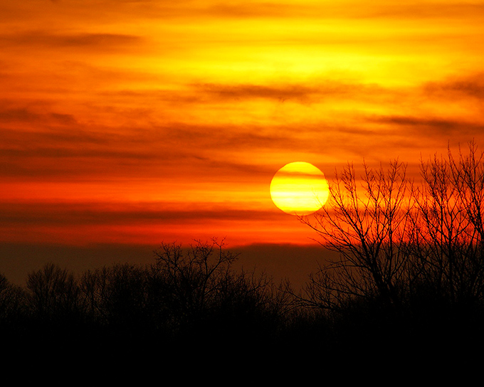 Ohio sunsets paint the sky with colors that would make even the most jaded New Yorker stop scrolling through their phone. Nature's own light show.