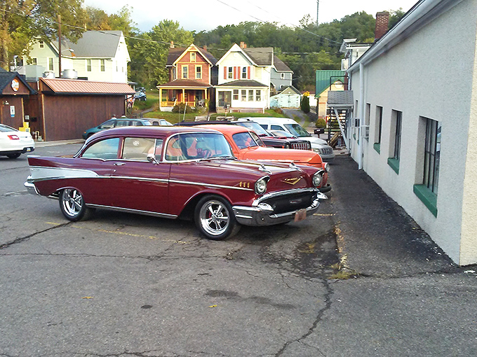 Classic cars and classic diners&mdash;a perfect pairing that reminds us some things, like good conversation over pie, never go out of style.