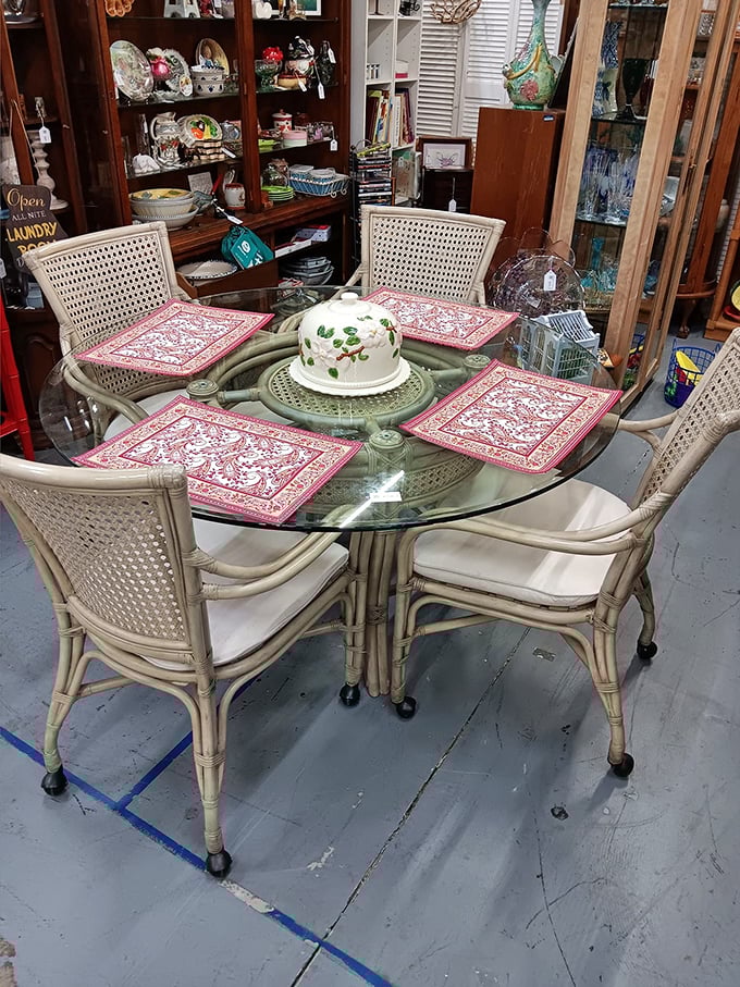 Wicker dining sets: the unofficial furniture of Florida. This one's just waiting for mimosas and gossip.
