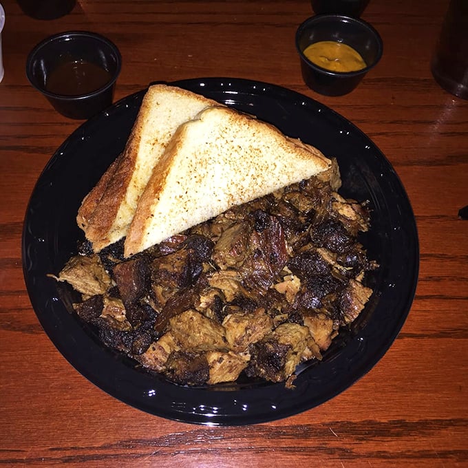 Burnt ends and toast &ndash; a relationship more perfect than most Hollywood marriages. The bark-to-meat ratio here deserves its own mathematical equation.