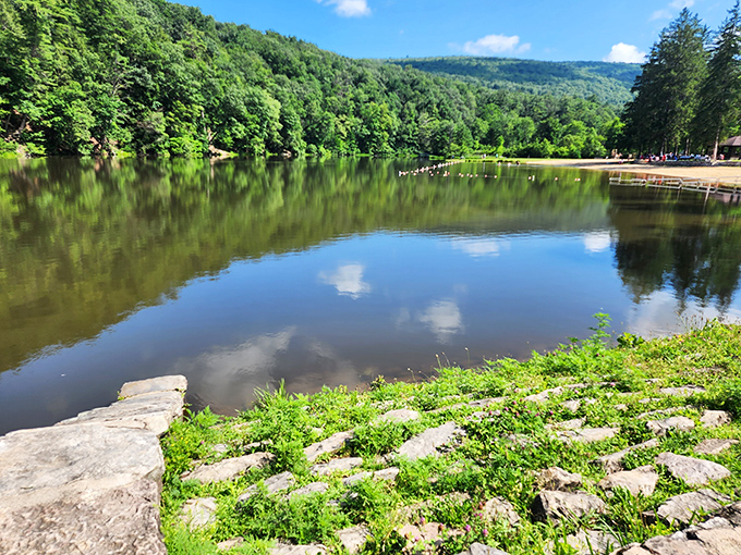 Mirror-perfect waters that make you wonder if Mother Nature moonlights as a professional photographer on weekends.