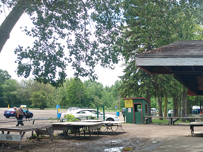 Between shopping expeditions, these picnic tables offer respite for weary feet and the perfect spot to debate whether you really need that ceramic rooster.
