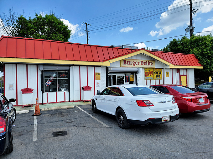 Burger Delite's classic roadside look is straight out of American food history. That red roof has sheltered happy diners for generations.