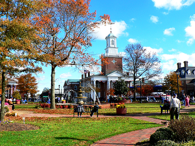 Georgetown's courthouse circle creates a town center that feels like America's idealized small-town square. 