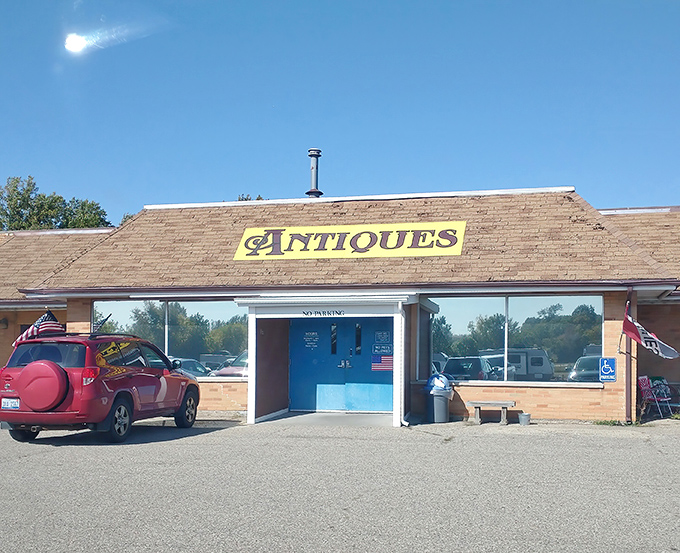 Great Lakes Antique Mall's no-nonsense exterior and bold yellow sign get straight to the point: serious treasures inside, no architectural distractions necessary.