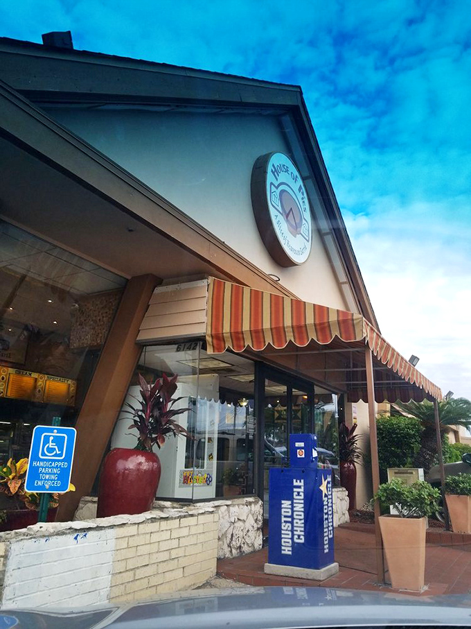 House of Pies doesn't need fancy architecture to lure you in. The promise of flaky, sweet perfection is magnetic enough.