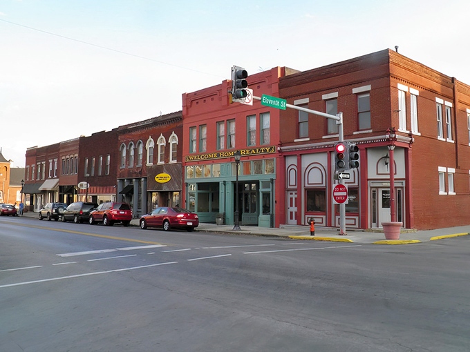 Lexington's courthouse square radiates small-town America vibes that would make Norman Rockwell reach for his paintbrush.