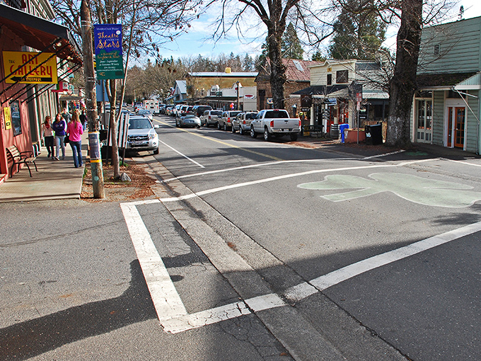 Murphys' main street combines Gold Rush history with wine country sophistication. History never tasted so good.