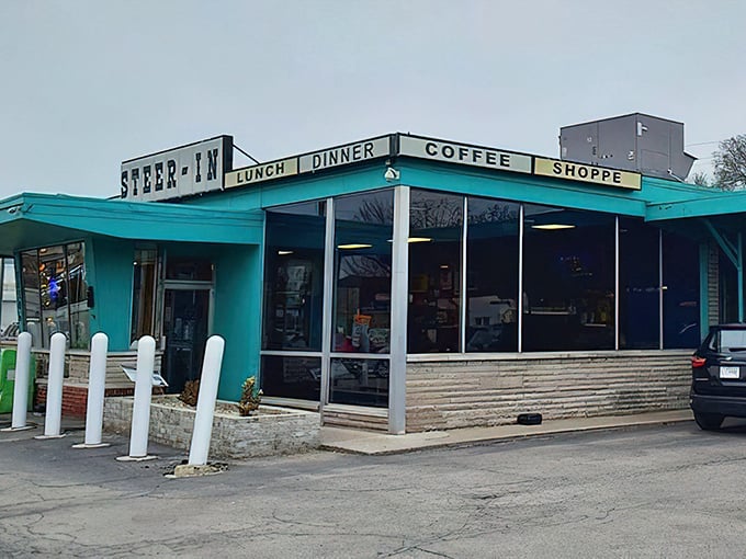 Turquoise dreams and burger schemes collide at this Indianapolis icon that time forgot to change.