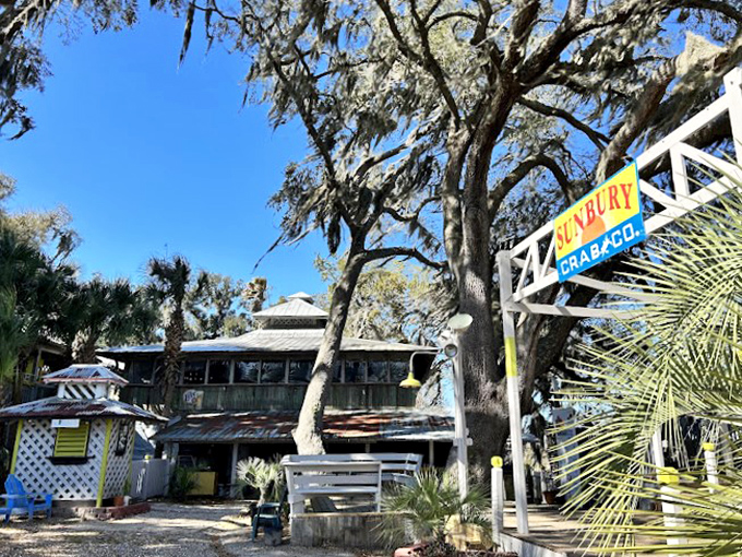 Palm trees and weathered wood create that perfect "I'm on vacation" feeling, even for locals. 