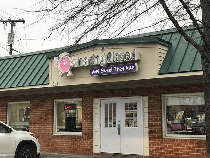 The brick-and-mortar home of Amazing Glazed stands ready to deliver on its sweet promises. Resistance is futile!