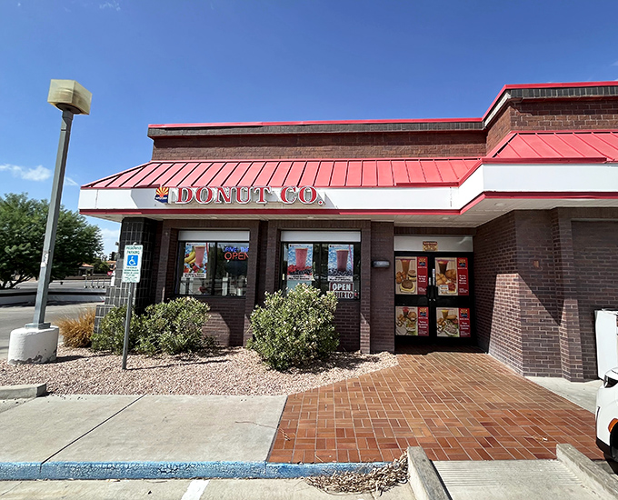 No-nonsense exterior, all-business donuts. Arizona Donut Co. is the straight-A student of the pastry world.