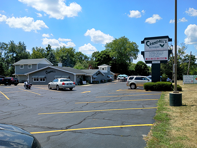 Small-town charm, big-time flavor. This unassuming spot draws chicken pilgrims from two states &ndash; and for good reason.